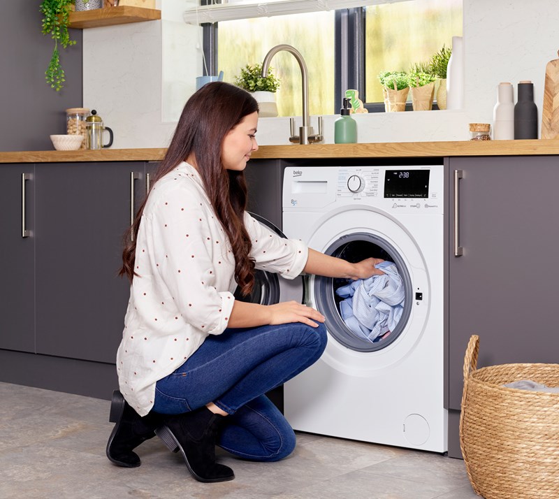 Integrated 7kg Washing Machine WTIK74111 | Beko Ireland